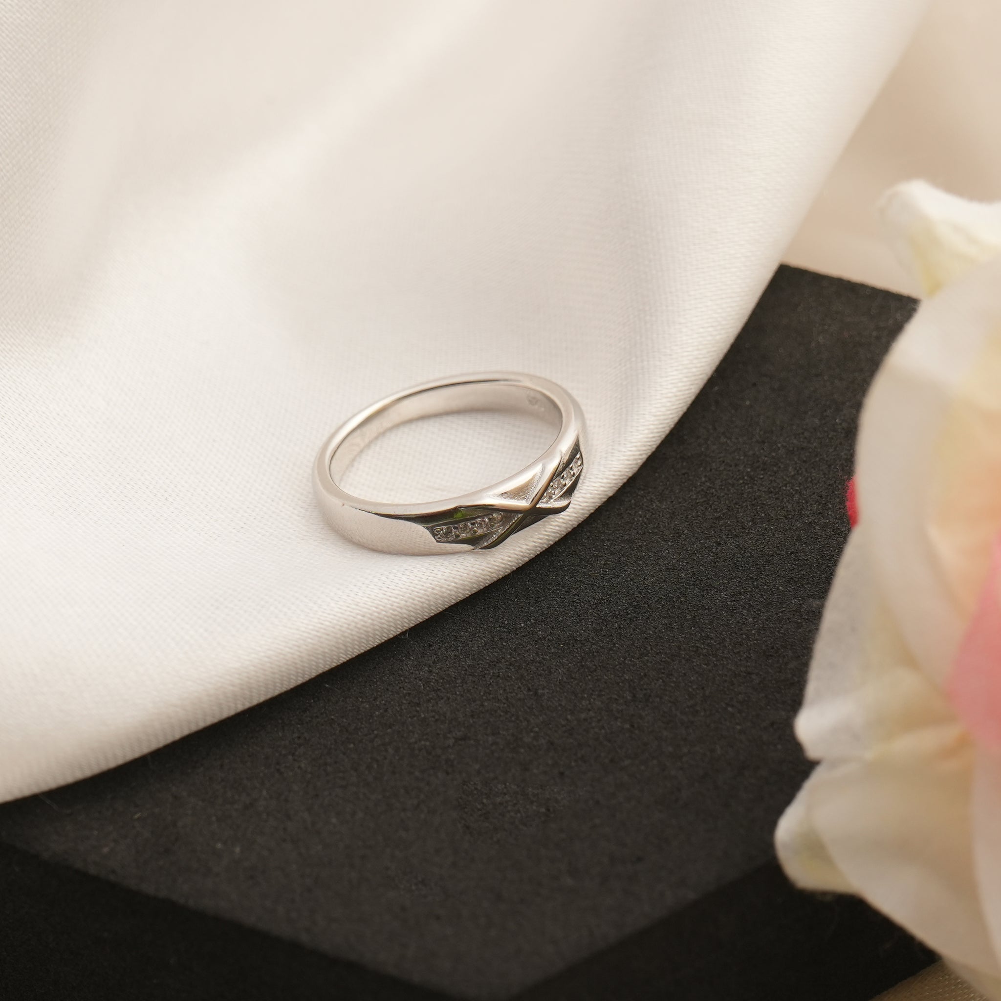 Sparkling Silver Ring – Unique & Elegant Design